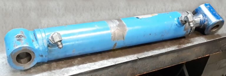 Inside a Hydraulic Cylinder Failure